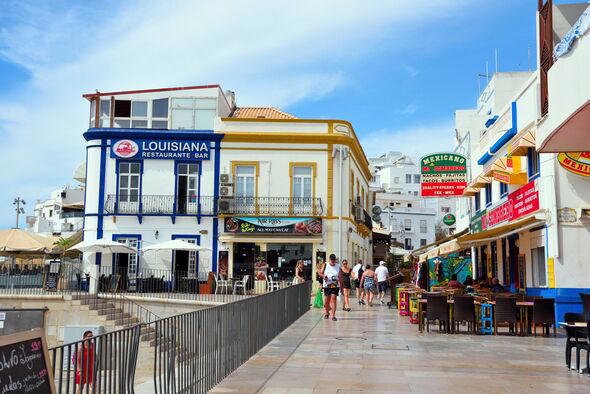 UK Foreign Office issues alert over holiday hotspot's strict new rules ...