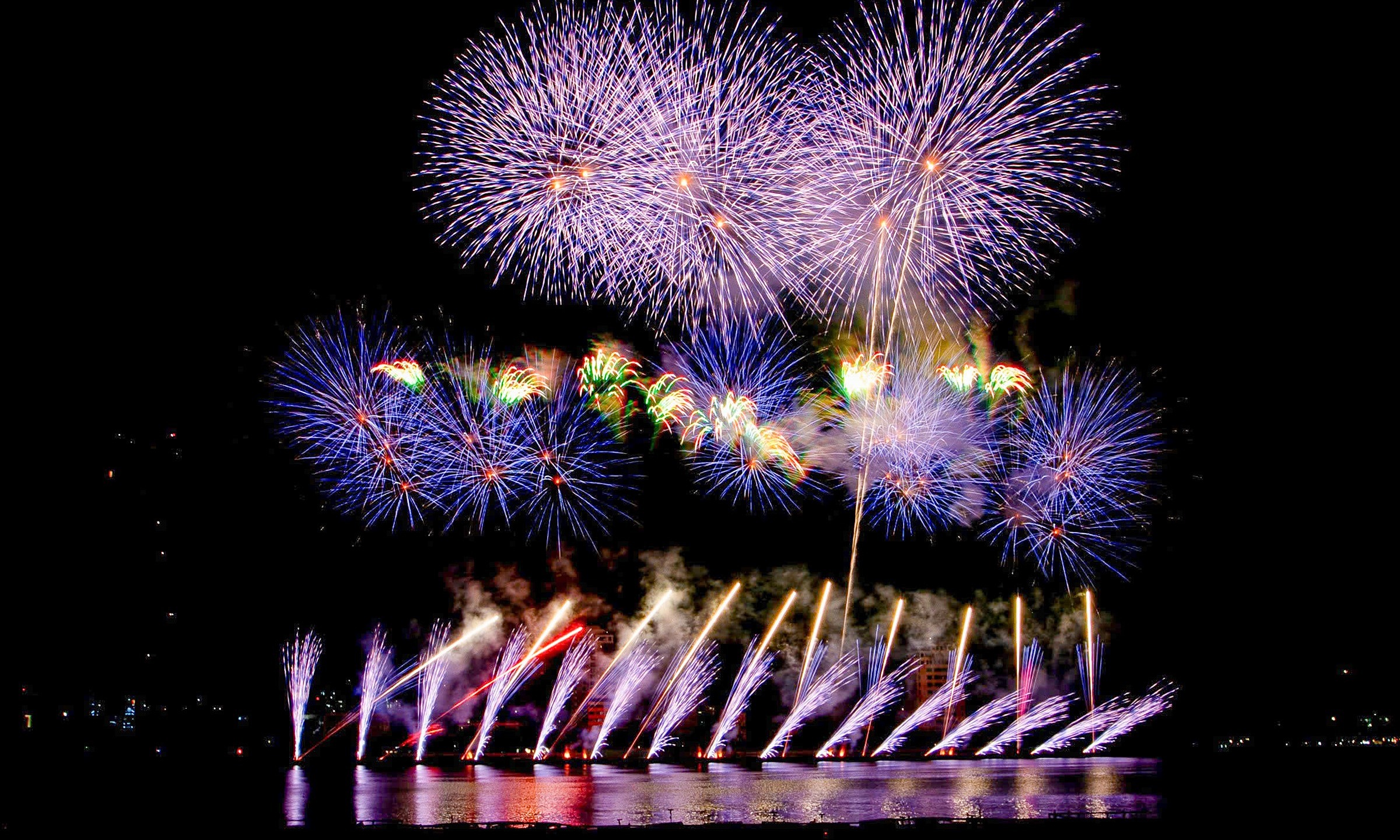 Vietnam, China to compete in Da Nang international fireworks festival’s ...