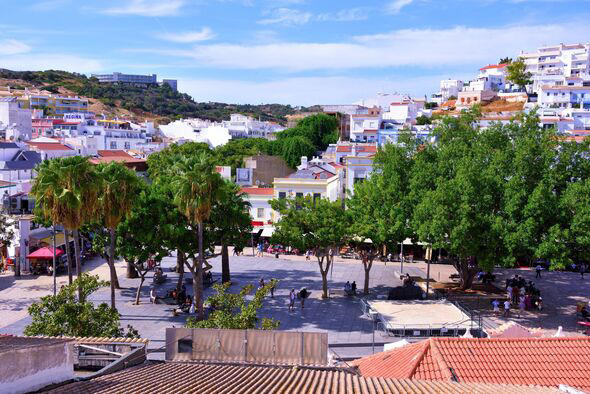 UK Foreign Office issues alert over holiday hotspot's strict new rules ...