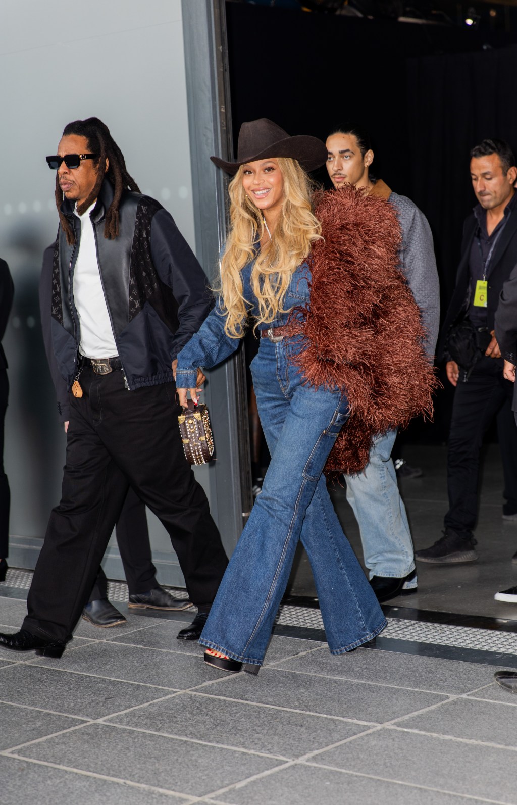 Beyoncé and Jay-Z steal the spotlight at Louis Vuitton’s Paris Fashion ...