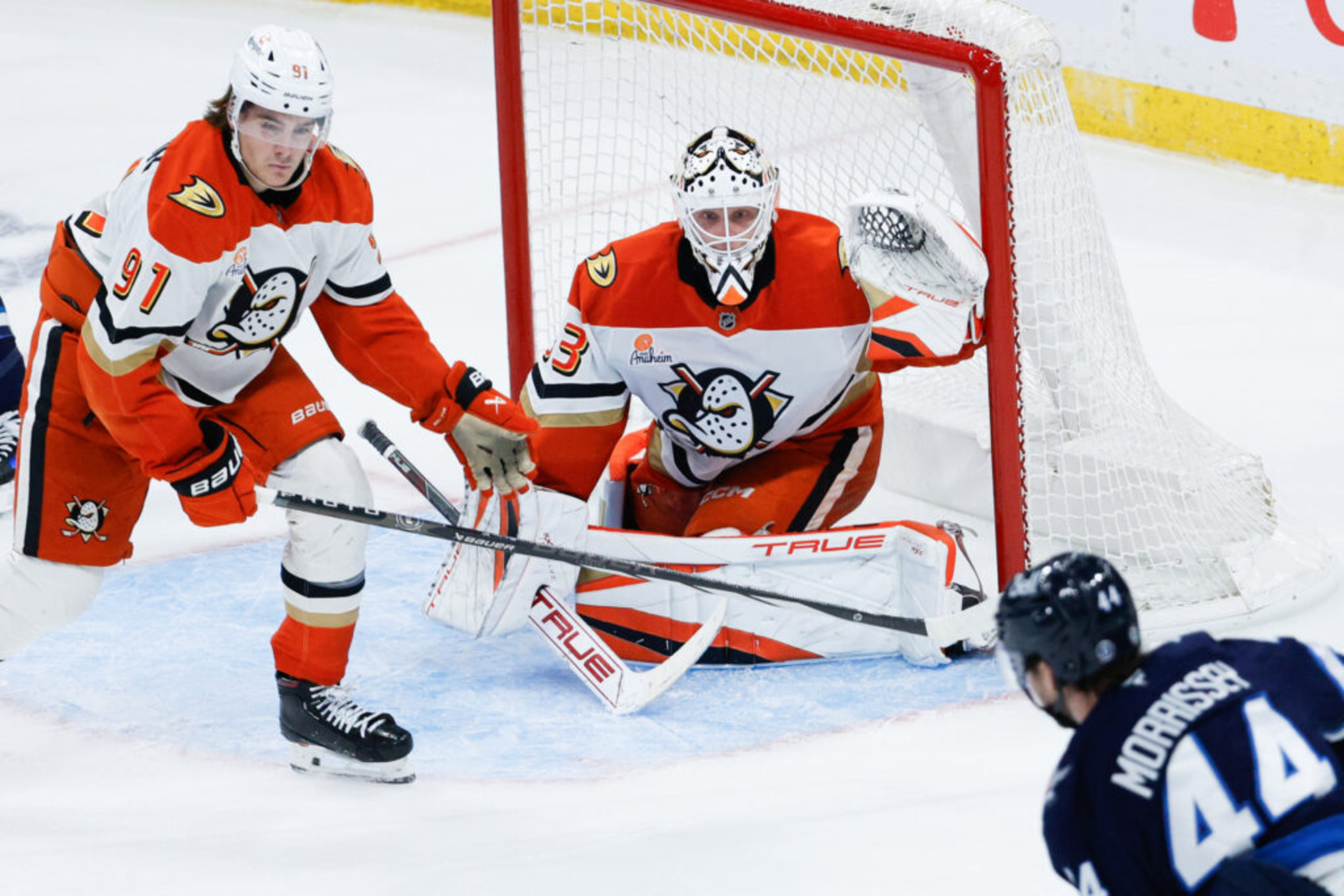 Veteran Goalie Signs Extension with Anaheim Ducks