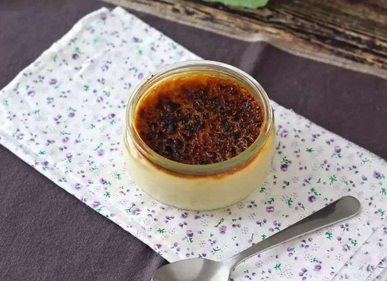 Super high-protein whey vanilla flan, quick to make!