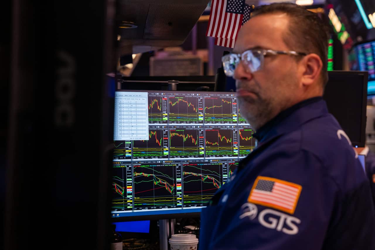 These stocks are today’s movers: Strategy, Robinhood, Nvidia, Oracle ...