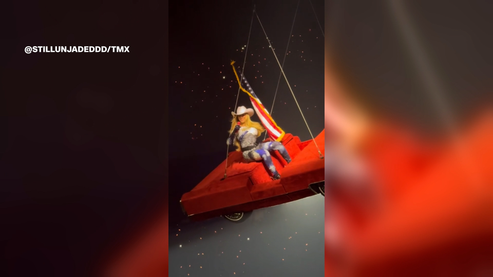 Beyoncé’s ‘flying’ car prop tilts midair during Cowboy Carter concert ...