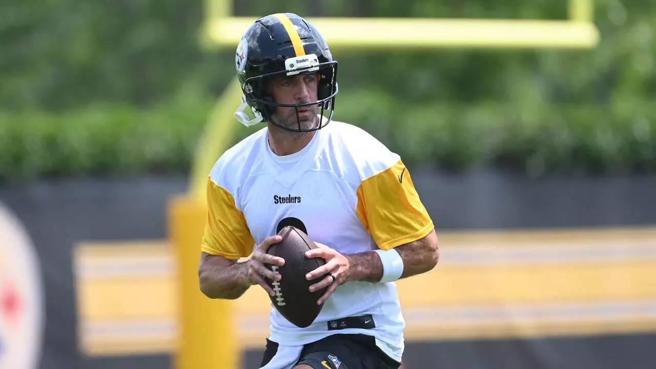 NFL Rumors: Steelers ready to dump Aaron Rodgers if he flops, claims ...
