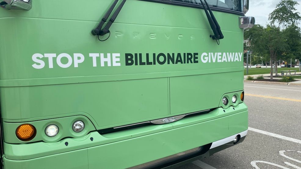 National campaign bus tour rallies Cedar Rapids against proposed ...
