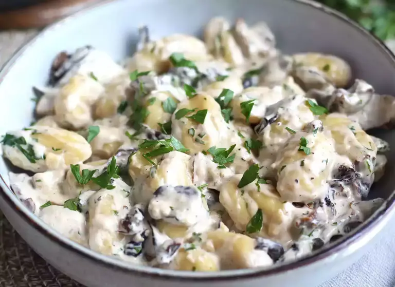 Gnocchi with mushrooms, a tasty and easy meal