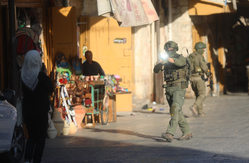 Security forces attacked, vehicles vandalized by Israeli civilians in ...
