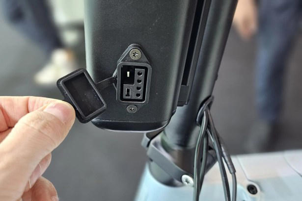 On a vu l’un des vélos pliants électriques les plus compacts du monde ...