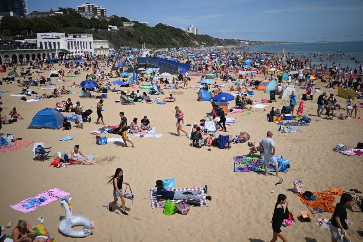Amber heat alert extended as temperatures set to soar to 34°C