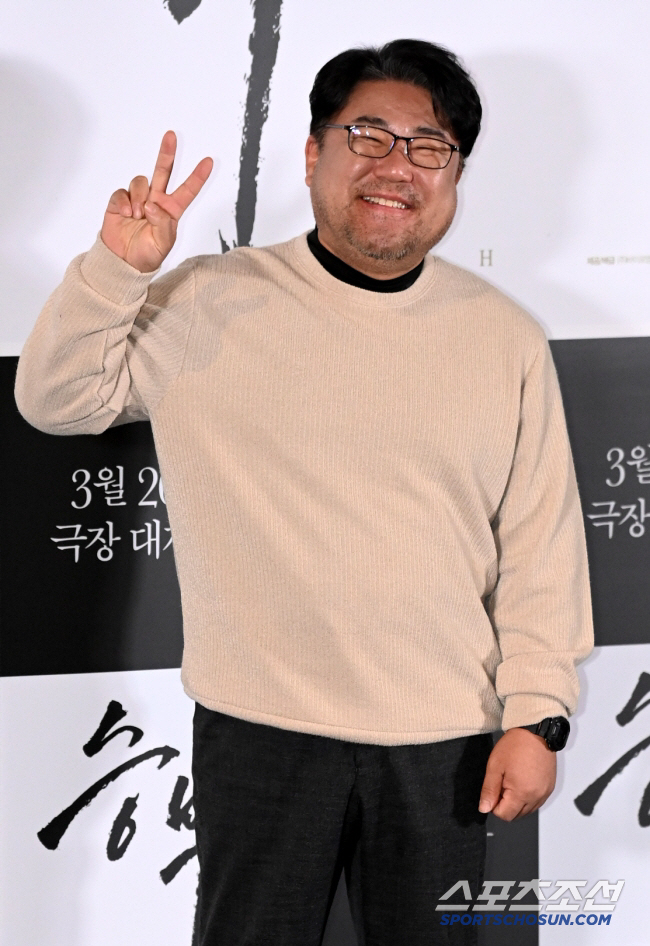 Go Chang-seok, I was wondering what you're doing these days...Sashimi ...