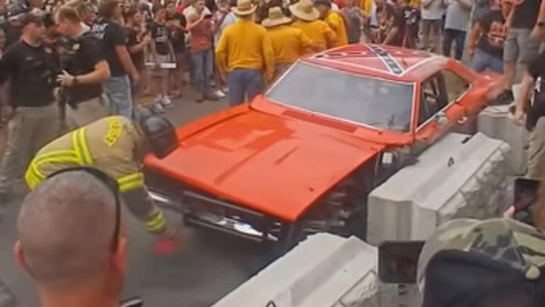 General Lee Makes Massive 150-Foot Jump In Somerset: Narrowly Misses ...