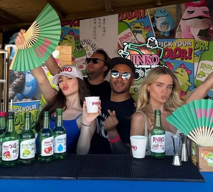 하이트진로, 영국 최대 미식 축제서 ‘소주’ 매력 알렸다... “진로 단독 부스에 1만명 몰려”