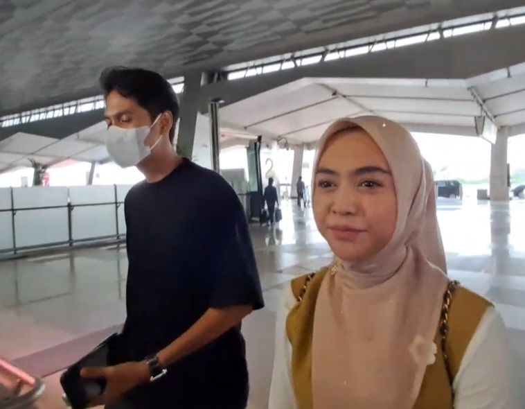 Ria Ricis Diantar Evan DC ke Bandara Sebelum Liburan ke Maldives ...