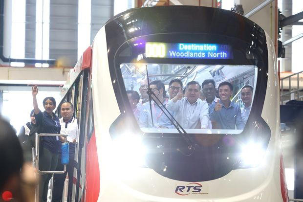 Malaysia and Singapore unveil first RTS Link train