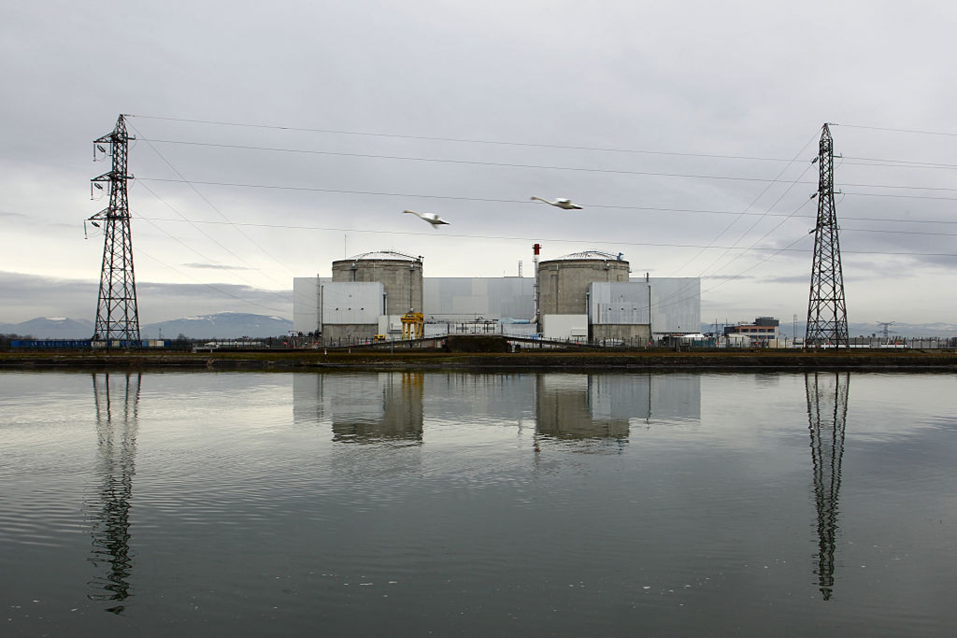 How to stay safe immediately after a nuclear incident