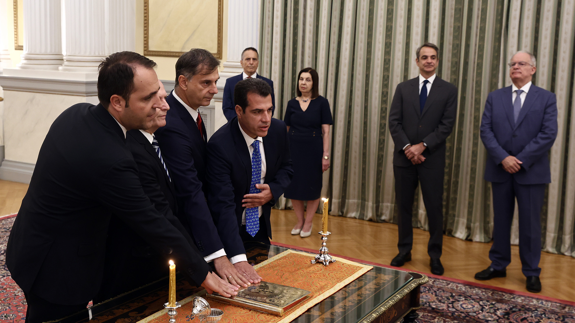 Ορκίστηκαν τα νέα μέλη της κυβέρνησης στο Προεδρικό Μέγαρο