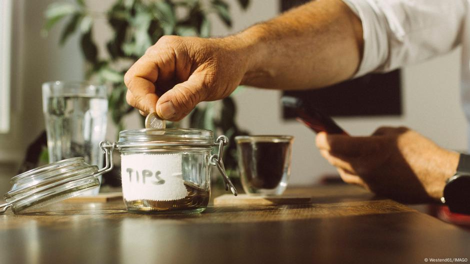 'Tipflation:' The growing pitfalls of proper tipping