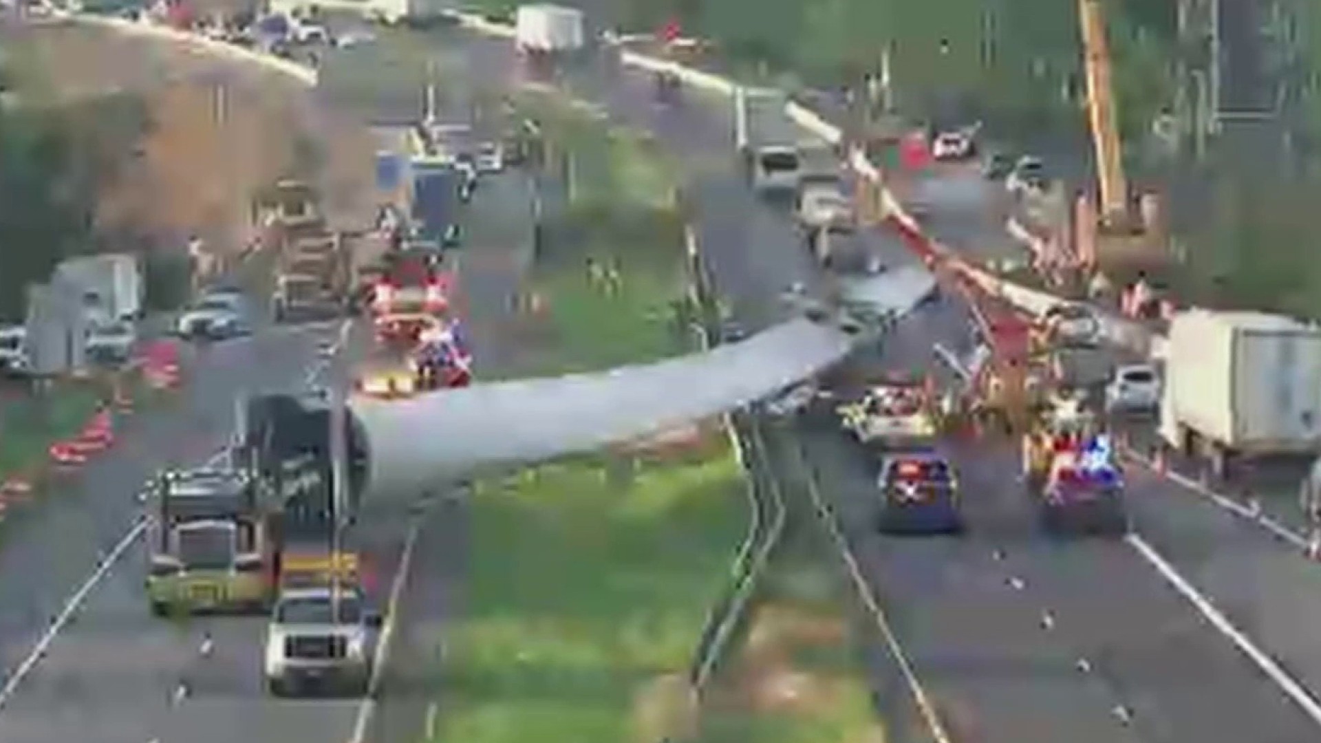 Wind turbine blade blocks traffic on Interstate 70 near Hagerstown