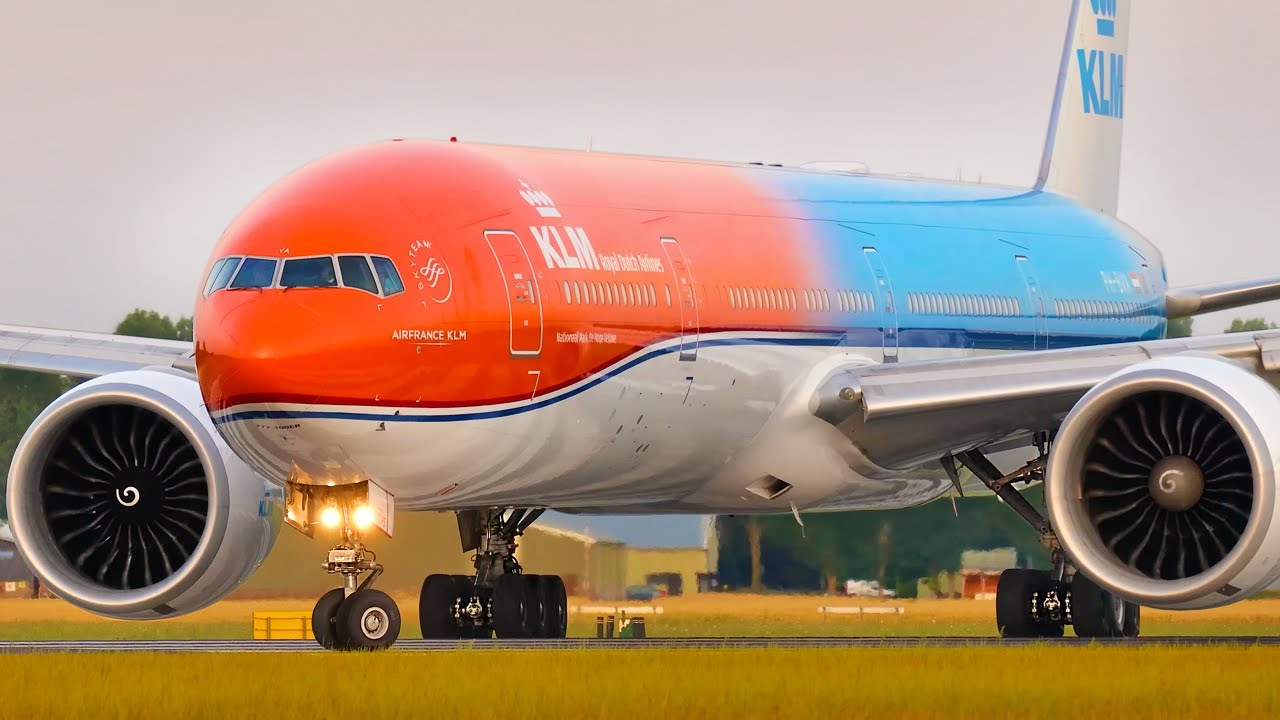 Watch the most beautiful aircraft arrivals and departures at Amsterdam