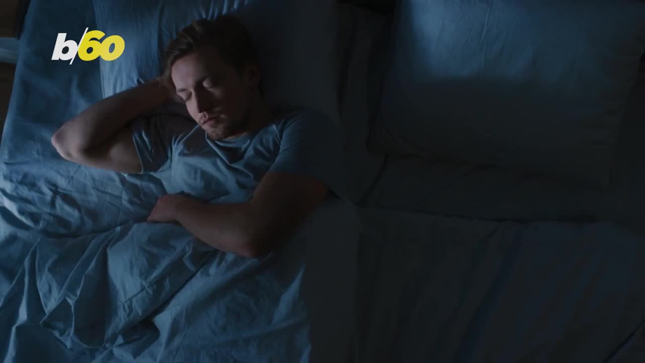 How To Avoid Wrinkles During Sleep With These Three Tips