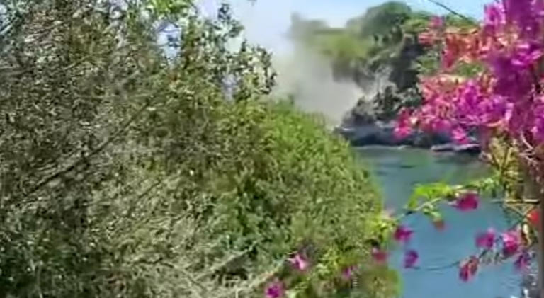 Campi Flegrei, il crollo a Punta Pennata. La testimone: «Un boato, è ...