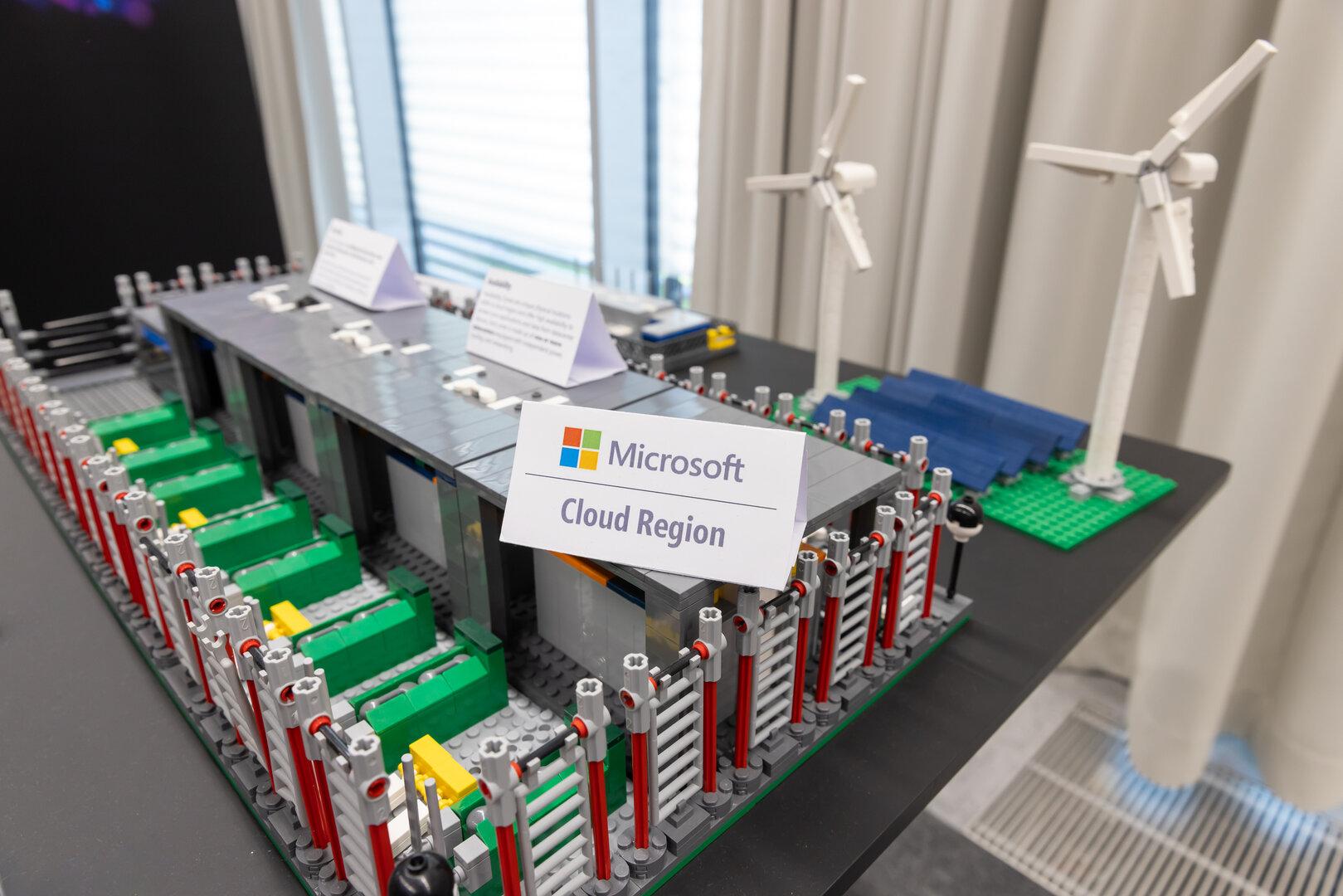 Milliarden-Investition: Microsoft eröffnet 3 neue Rechenzentren in ...