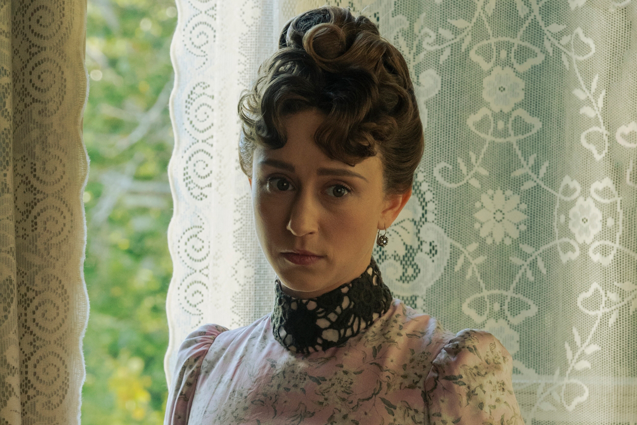 Taissa Farmiga Breaks Down Gladys Russell’s “Total Heartbreak” in ‘The ...