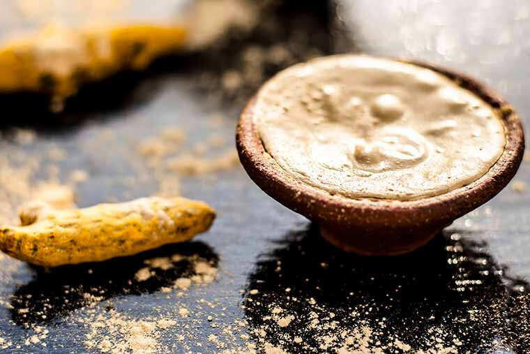 10 Effective Homemade Face Packs For Oily Skin