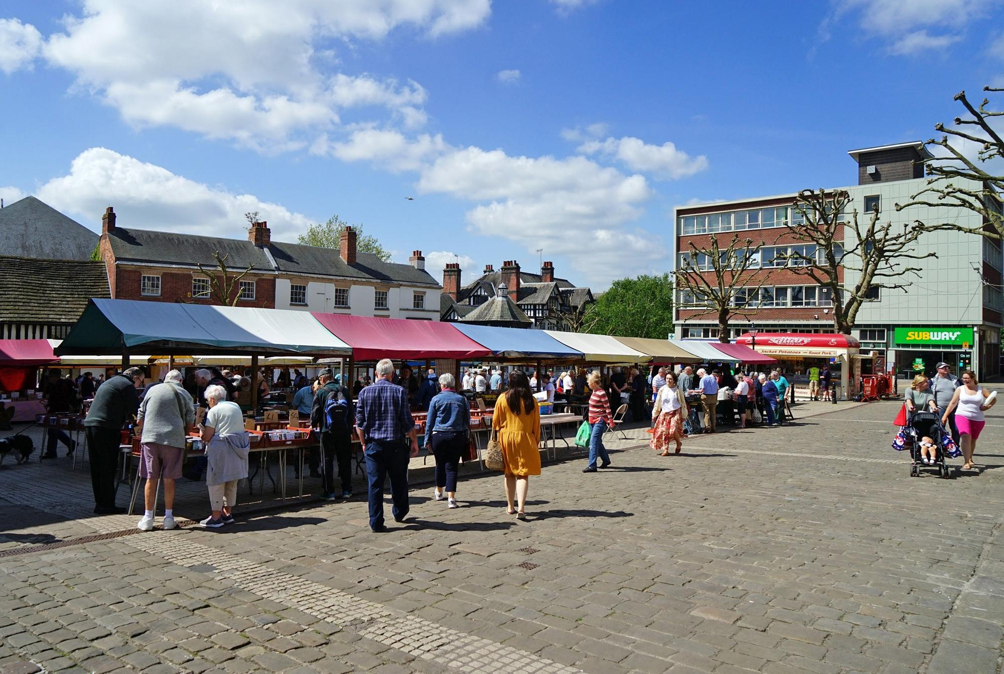 Two shoplifters arrested after targeting store in Chesterfield town ...