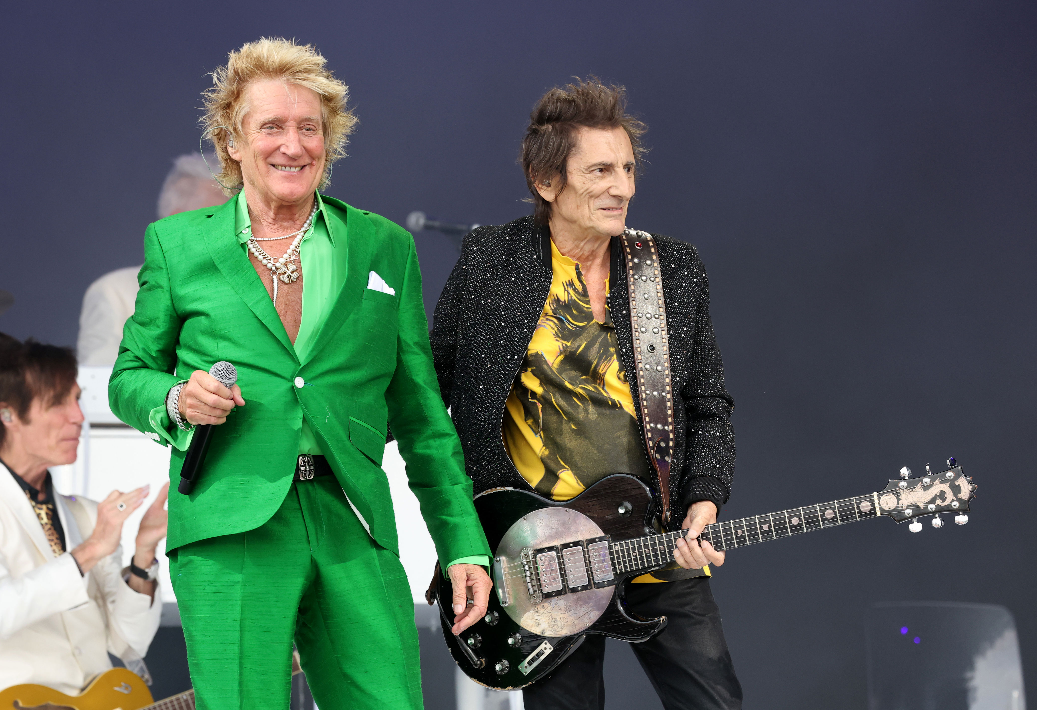 How Rod Stewart stays fit at 80, as Maggie May singer impresses ...