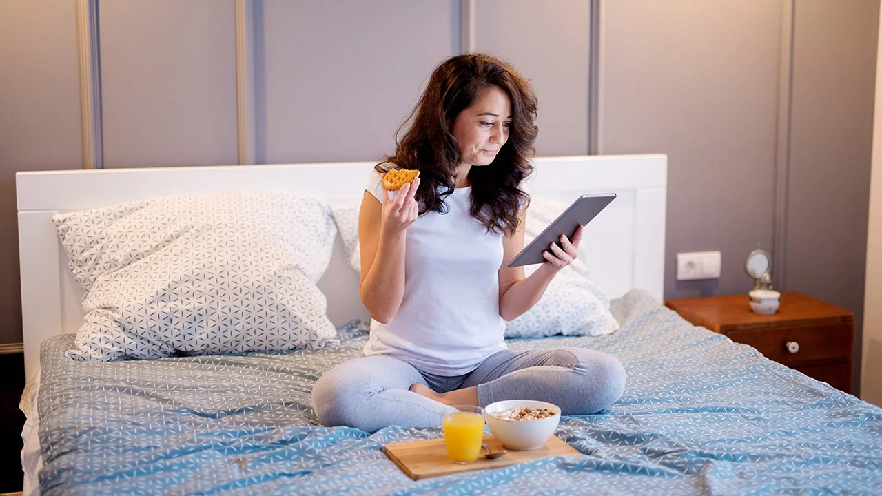 9 Nutritious Snacks to Boost Your Metabolism Before Bed