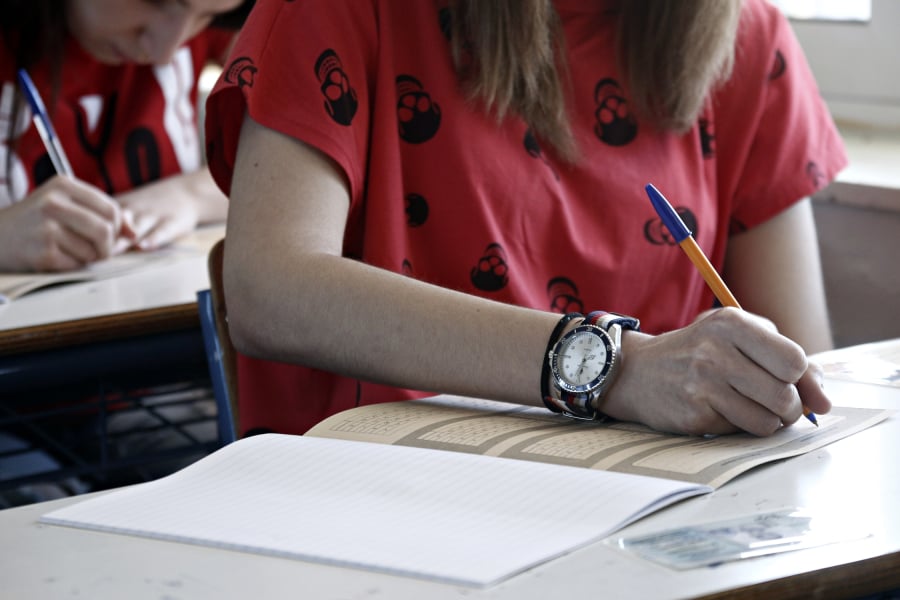 ΟΙΕΛΕ: Κινδυνεύει η ισότιμη πρόσβαση στις Πανελλήνιες, αν ισχύσει ...