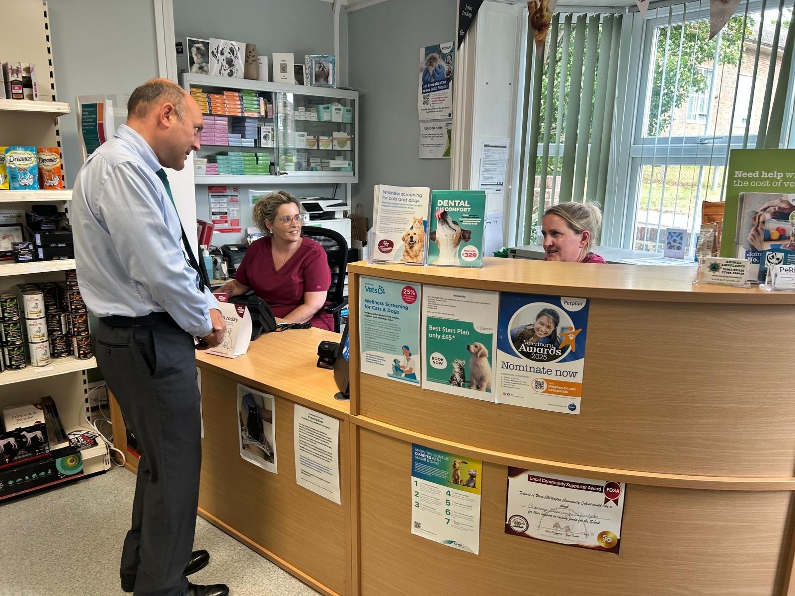 MP Andrew Griffith visits Storrington vets to see how pet care is evolving