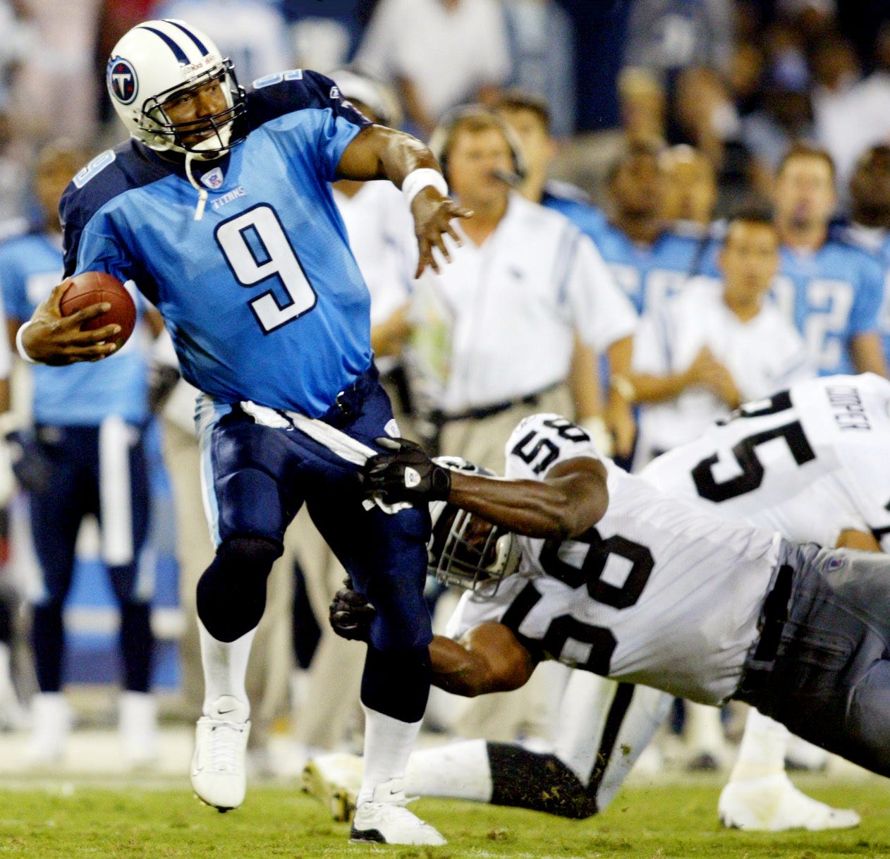 Meet our 10 best Tennessee Titans offensive players in franchise history