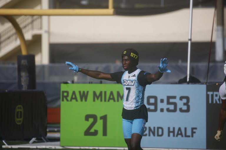 Miami football recruiting 2025 commits signed on national signing day