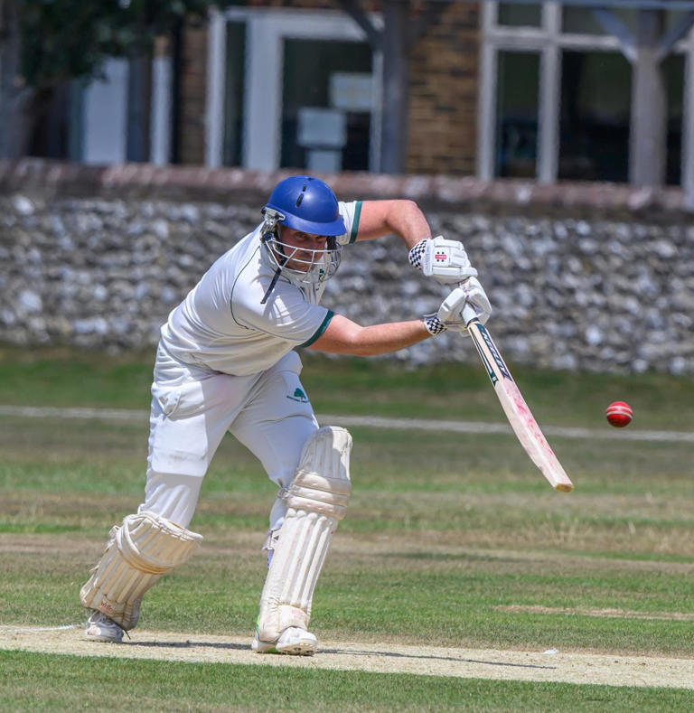 Barcombe CC wilt in the heat as Plumpton cruise home