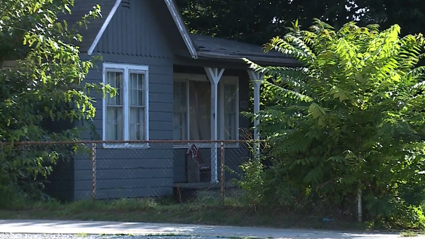 Apparent murder-suicide leaves 2 dead at Bethany home, police say