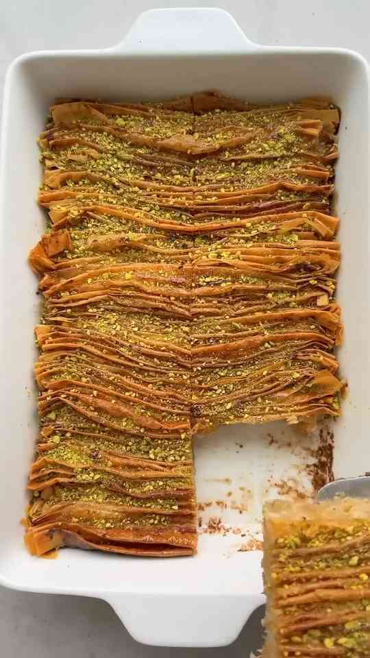 How to Make the Viral Crinkle Cake Everyone’s Talking About