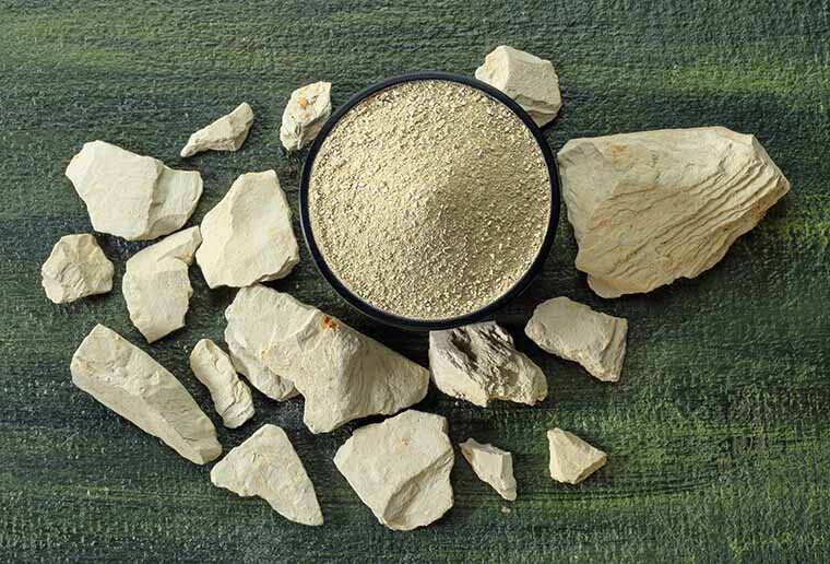 10 Effective Homemade Face Packs For Oily Skin