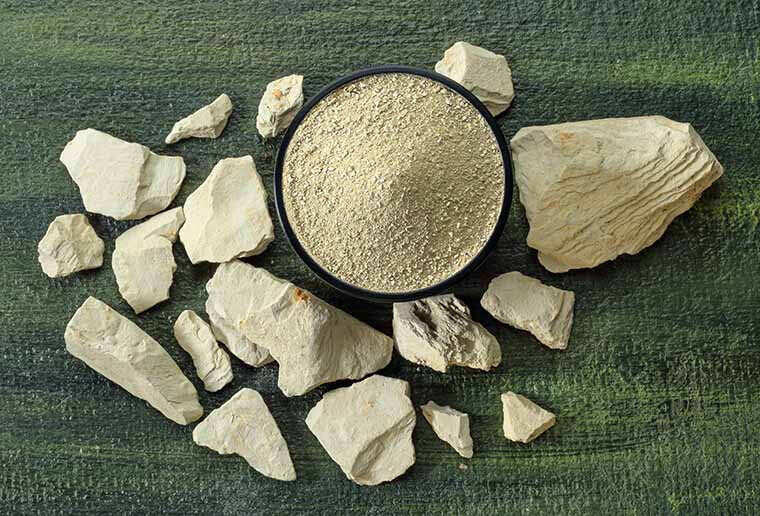 10 Effective Homemade Face Packs For Oily Skin