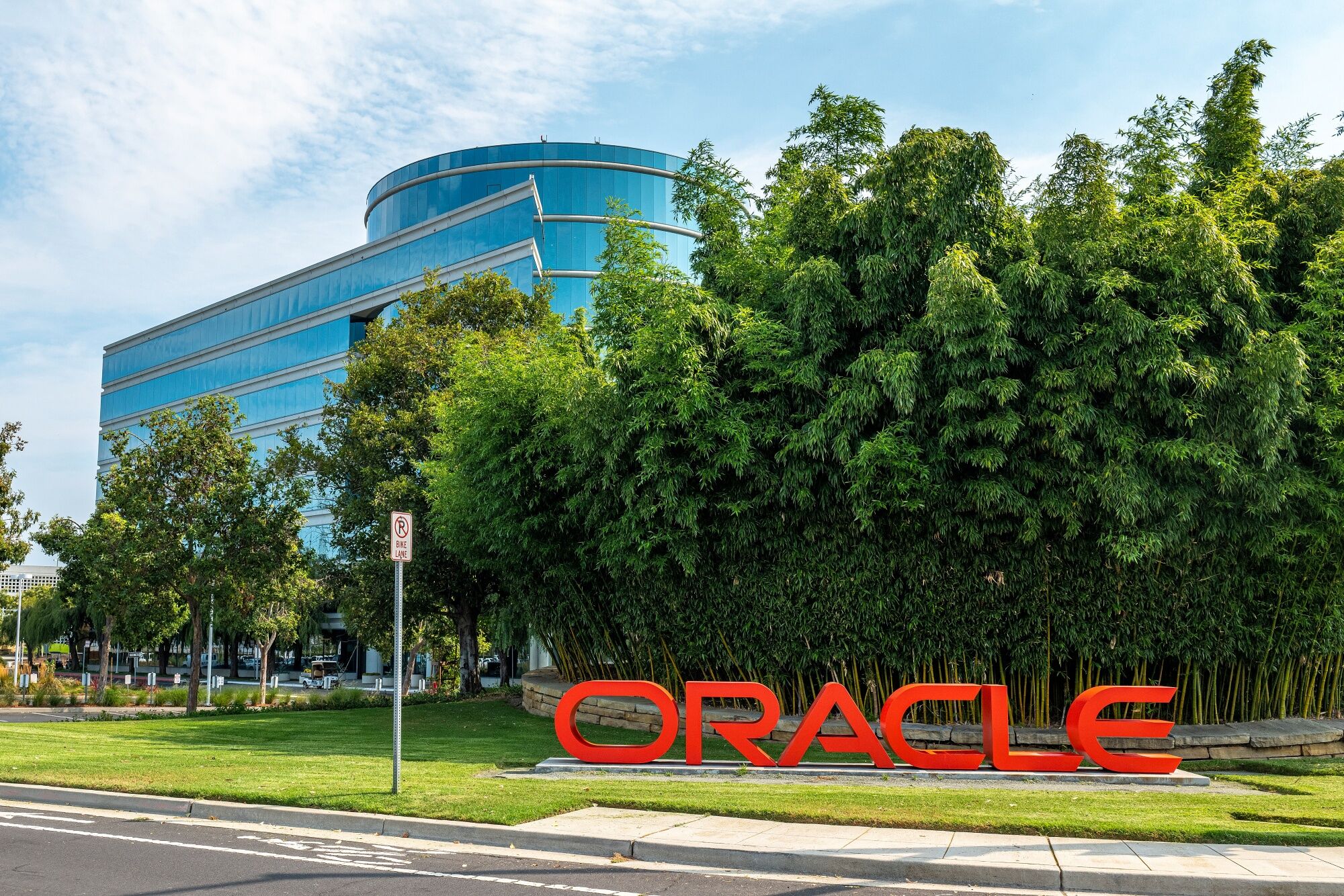 Oracle Inks Cloud Deal Worth $30 Billion a Year