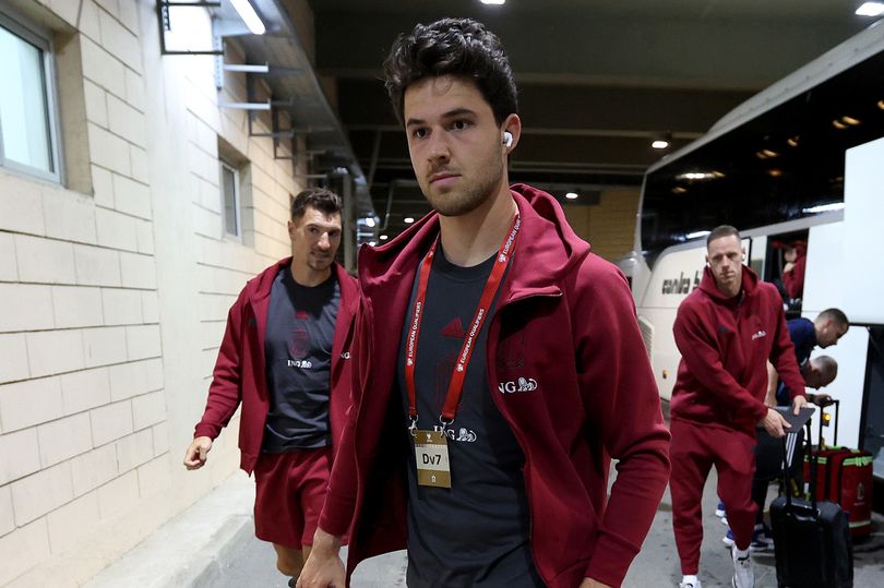 Man United could turn to Aston Villa transfer target as Emi Martinez ...