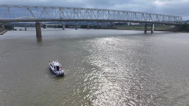 Body of motorcyclist found in Ohio River after crash on Taylor ...