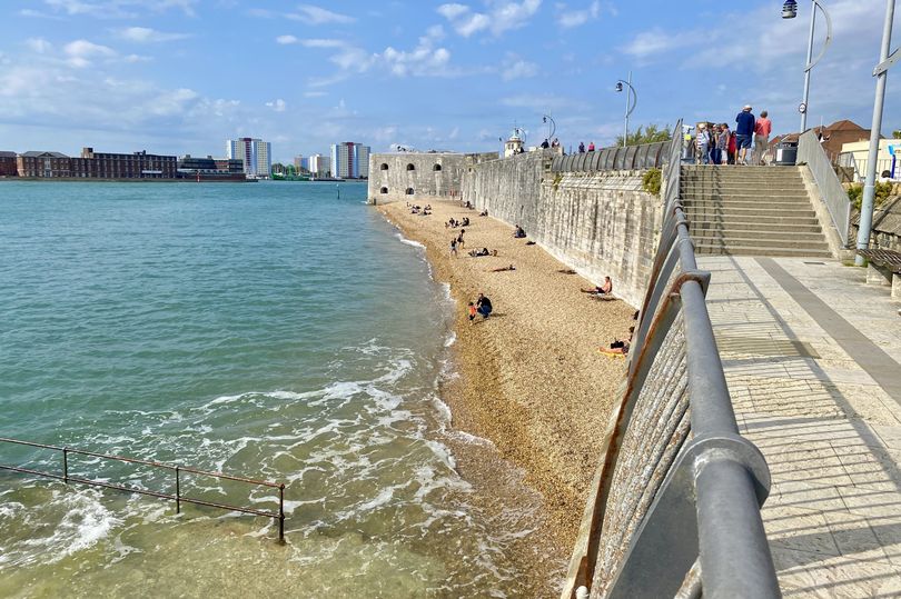 7 seaside towns in easy reach of Surrey for a fresh winter walk along ...