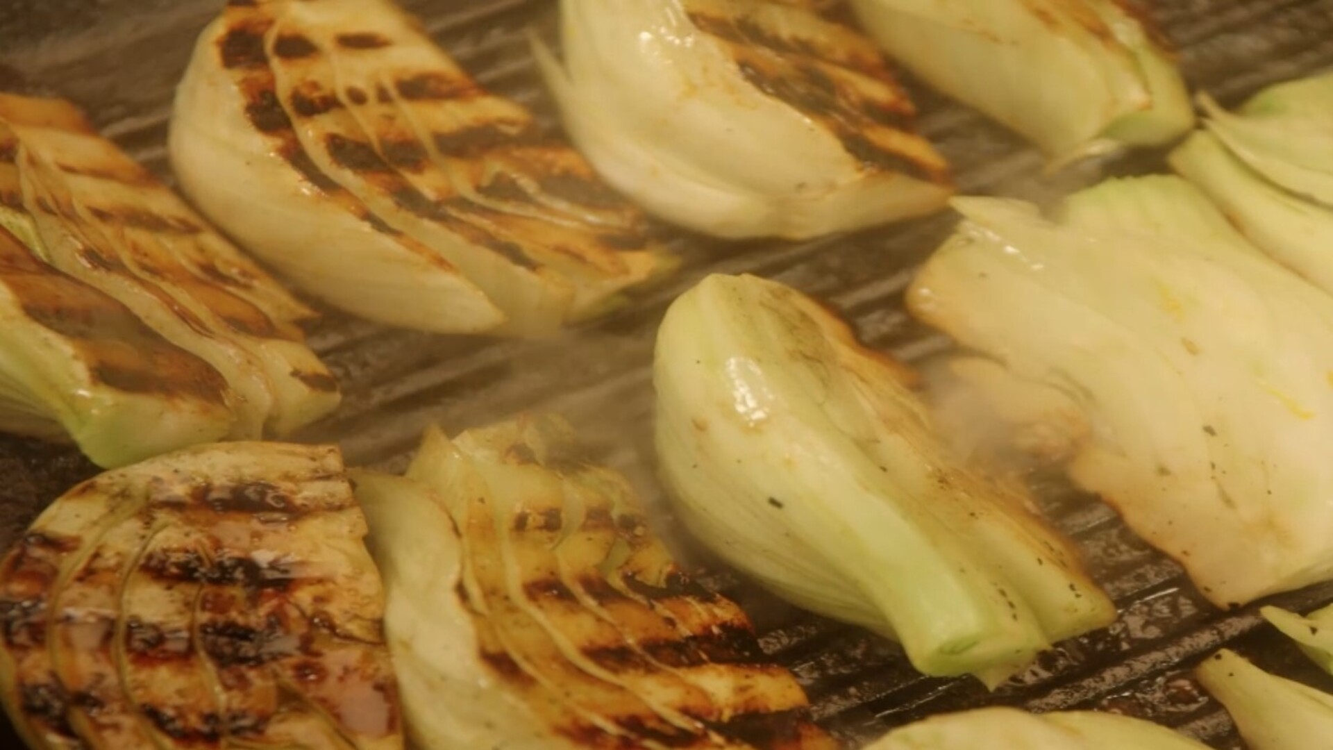 Fenouil grillé, glaçage et un soupçon de Burning Man vibes