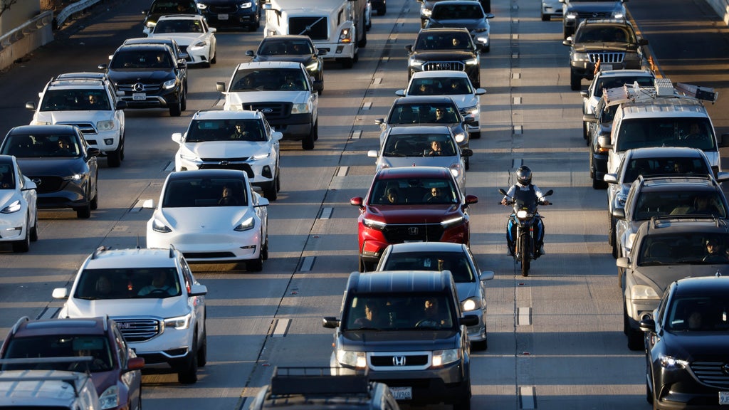 Motorcyclists can begin lane splitting and filtering in Minnesota ...
