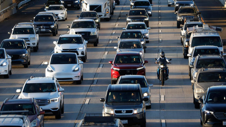 Motorcyclists can begin lane splitting and filtering in Minnesota ...
