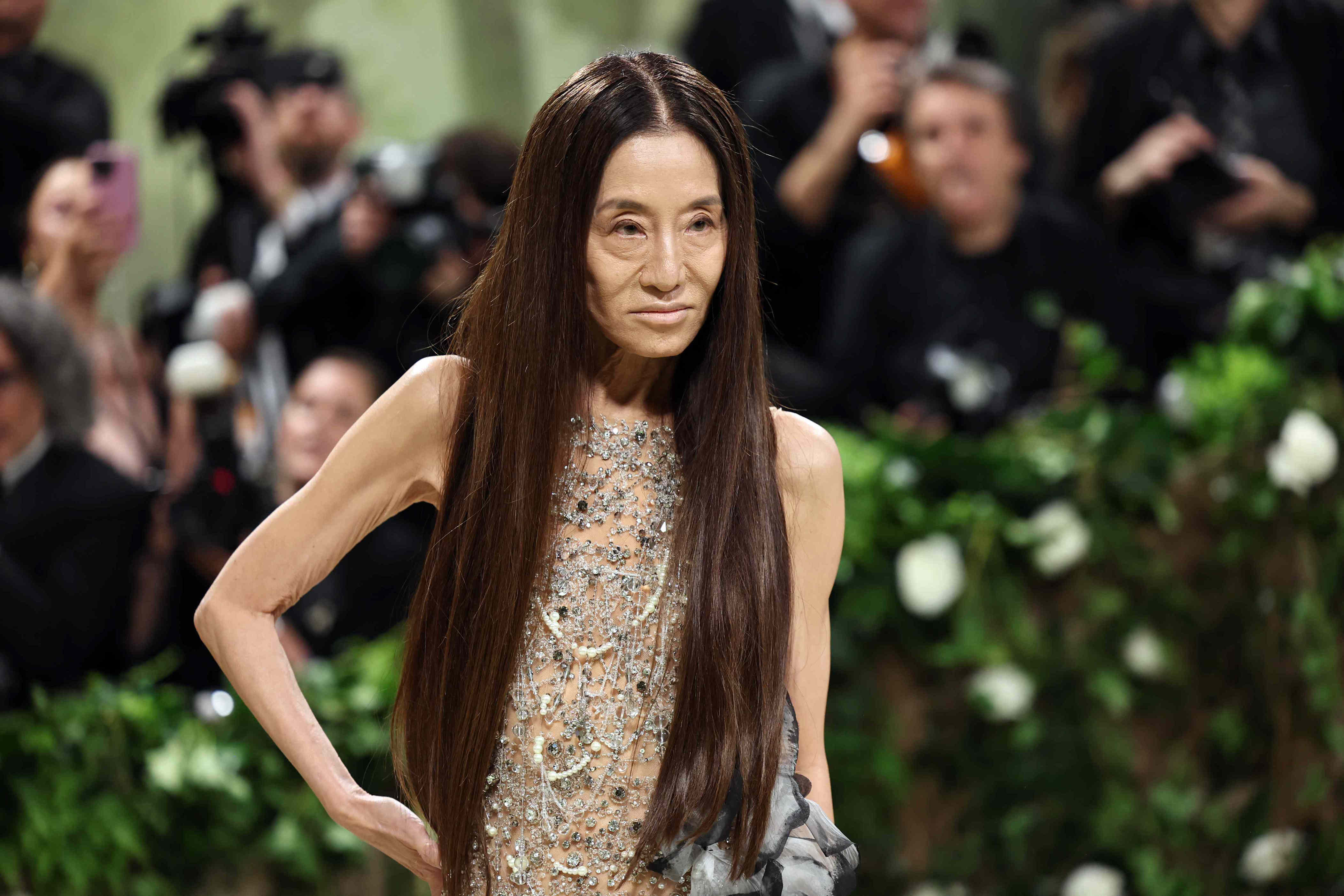 Vera Wang Celebrates Her 76th Birthday in the Shortest, Backless Little ...