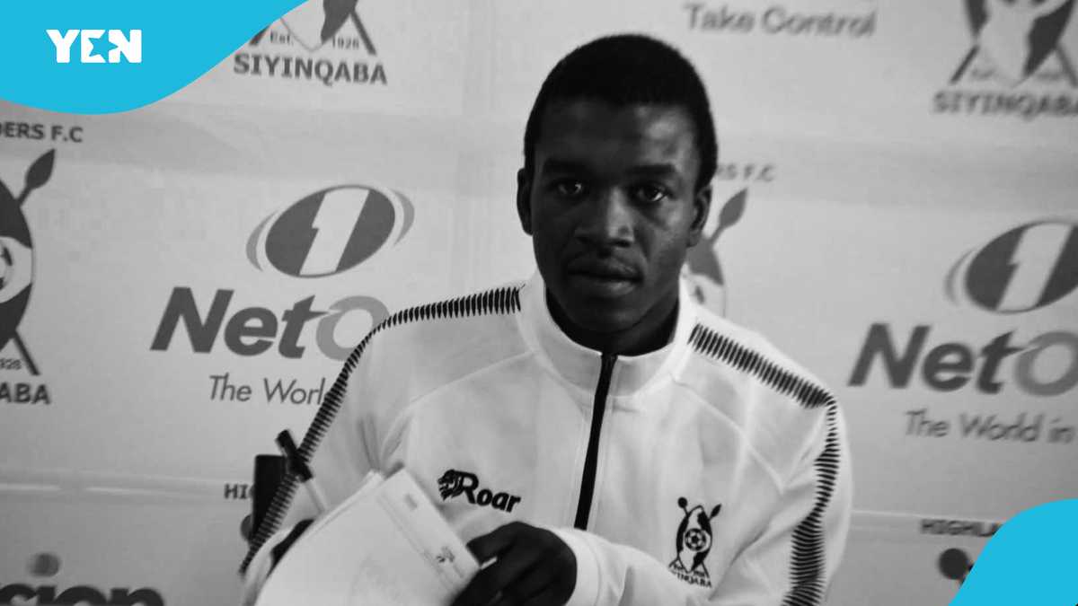 A Zimbabwean footballer has been killed in a tragic car crash